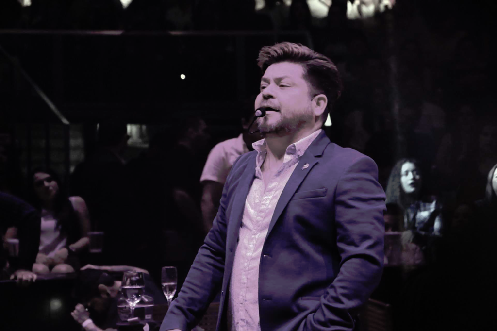 ¿Por qué Luis Padilla esconde su mano? - UDOE